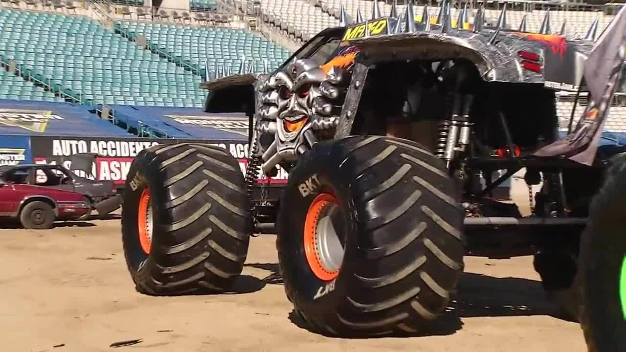 Monster Jam safety - YouTube