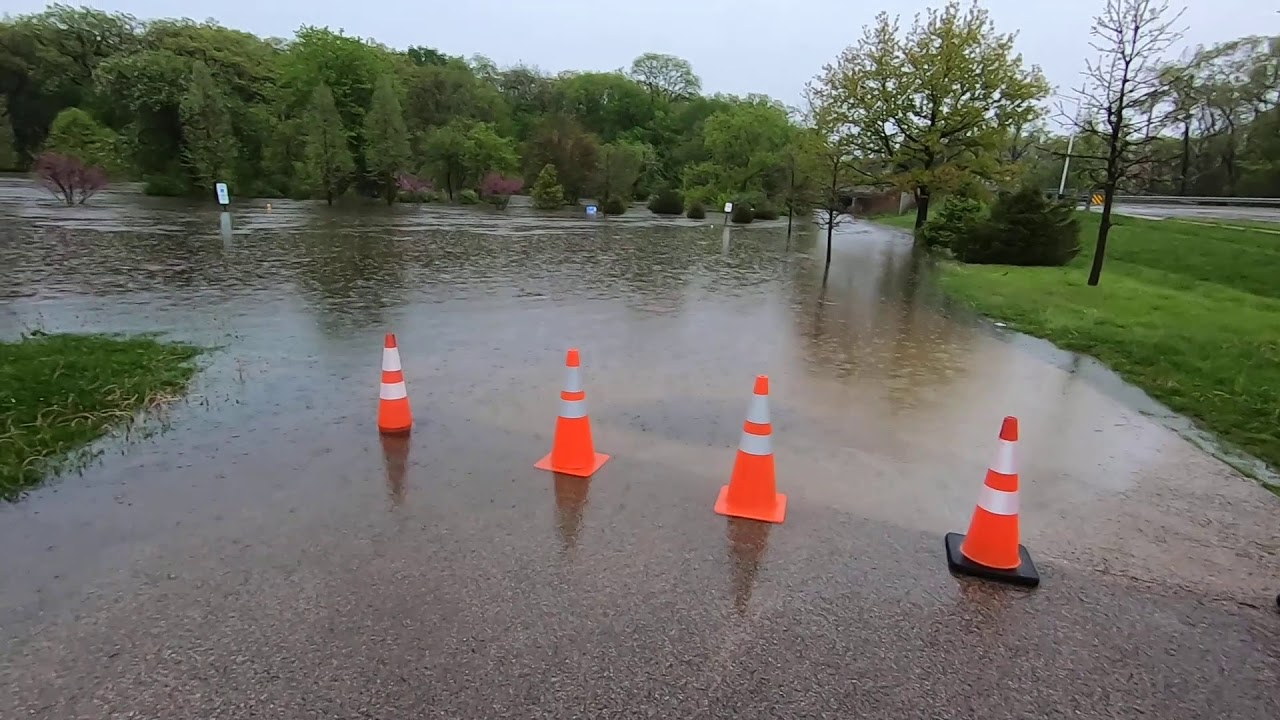 Naperville area flooding, West Branch DuPage River, 5/17/2020 - YouTube