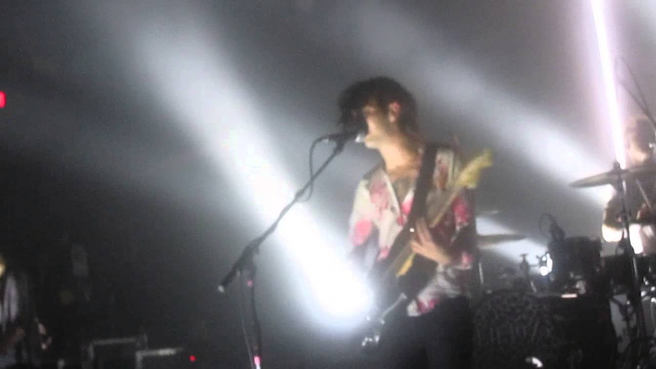 Heart Out (Live) - the 1975 - Boston - YouTube
