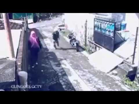 Dinsizin hakkından imansiz gelir ( haha)