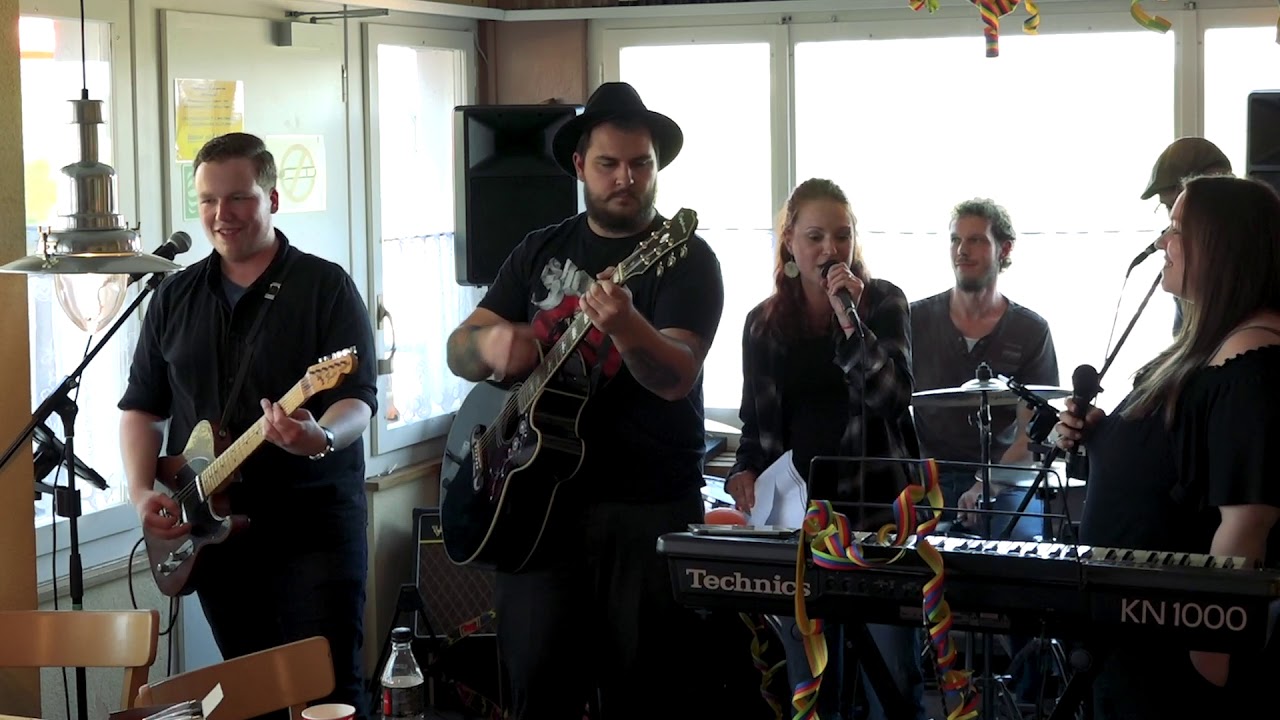 05 THE OLD MAN BAND - Friday Night In America (New Grass Revival-Cover ...