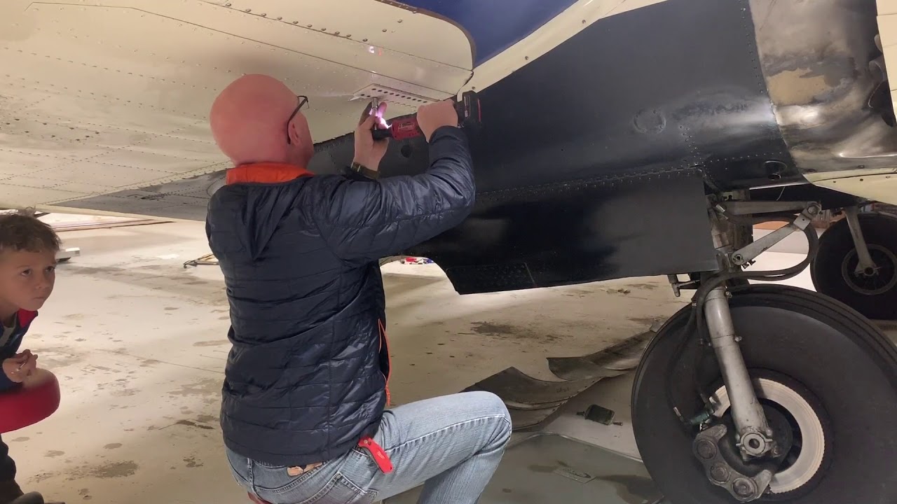 Spar Strap Removal on Beech 18 - YouTube