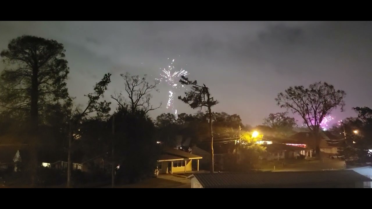 FIREWORKS 🎆🎇 🎇 SHOW RIVER RIDGE, LA. - YouTube