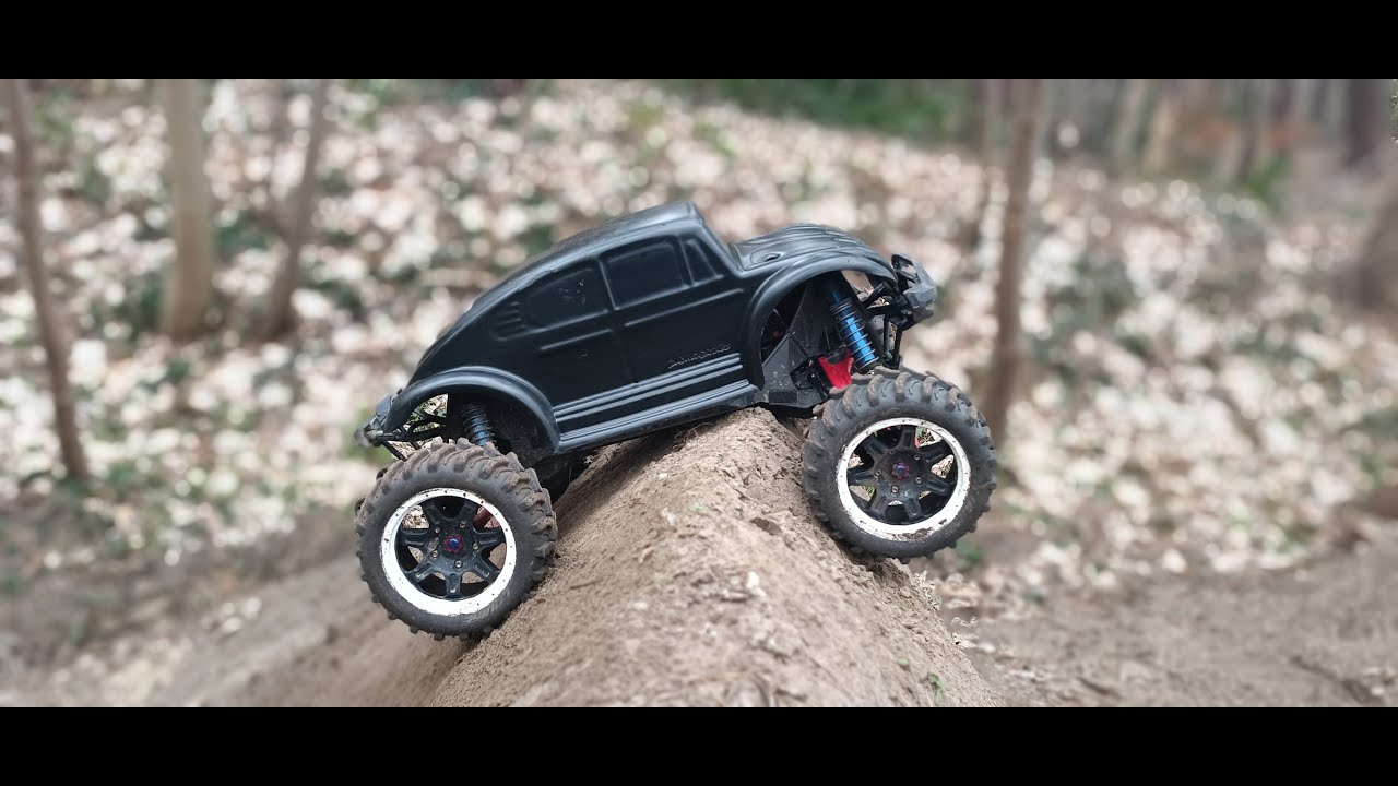 TRAXXAS X-MAXX FUN JUMPS SESSION - YouTube