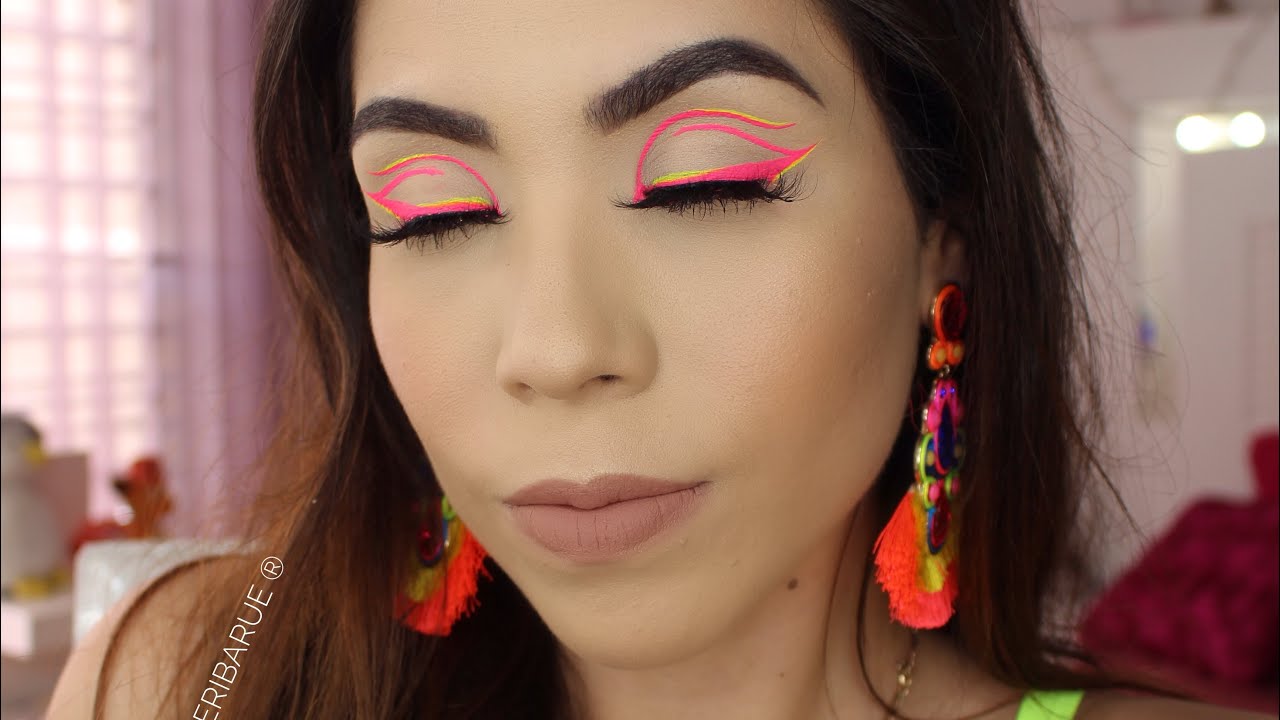 DELINEADO EN TENDENCIA NEÓN (60’s EYELINER) ♥ FERIBARUE - YouTube