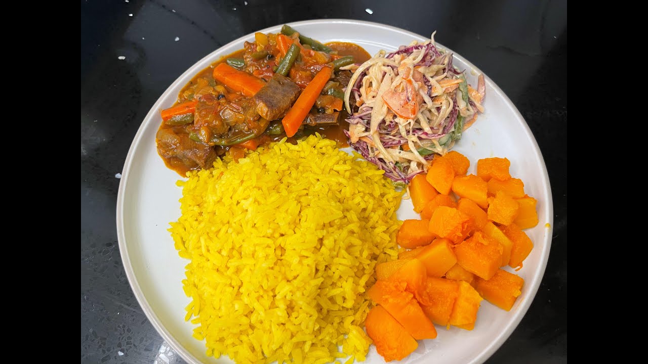 STEWED BEEF WITH YELLOW RICE AND COLESLAW - YouTube