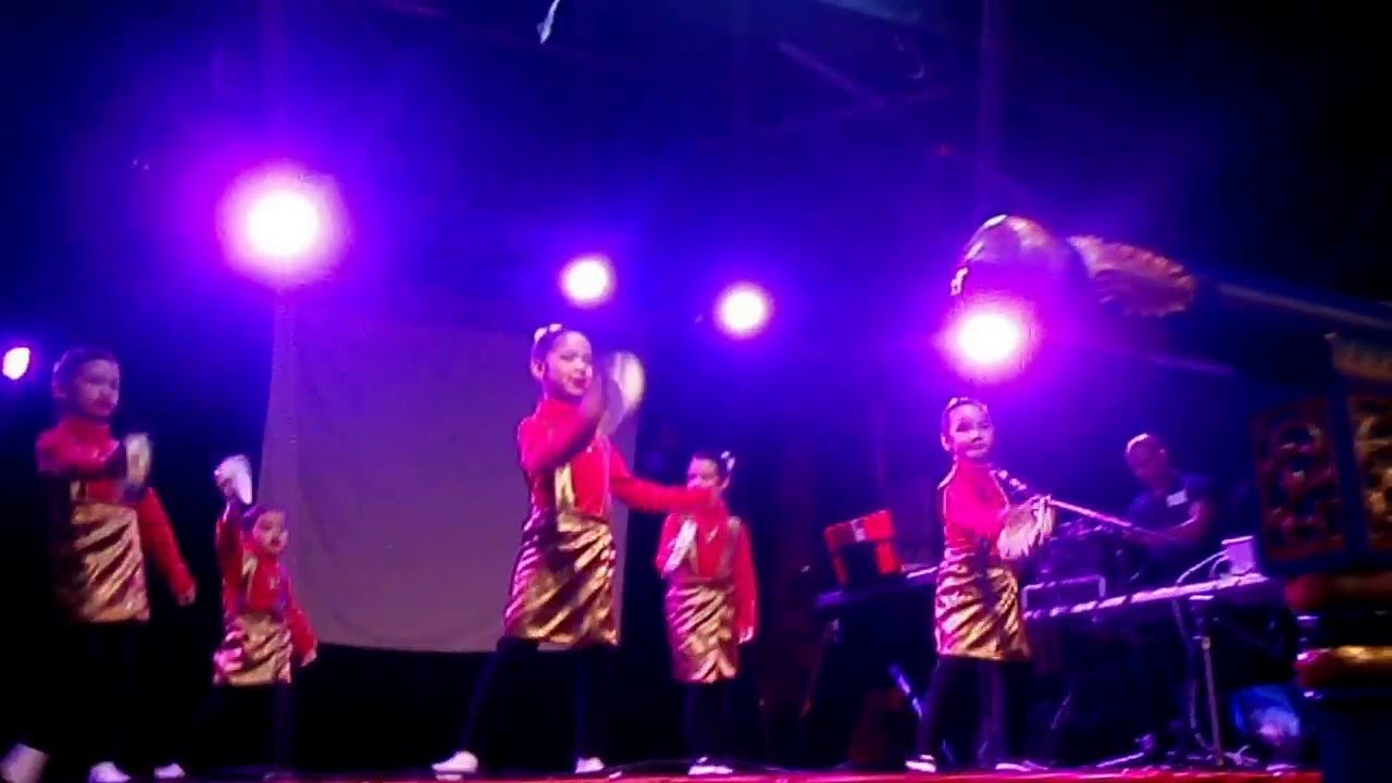 Rebana Dance, first performance - YouTube