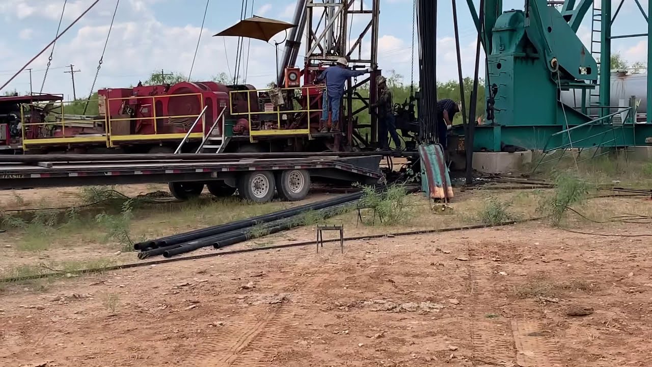 Large Acid Job on oil well - YouTube