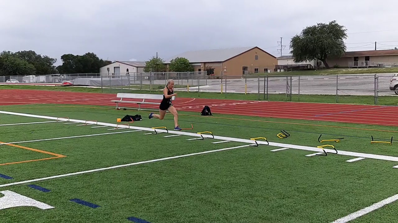 Meghan Wilcox small hurdle turn over 1(1) - YouTube