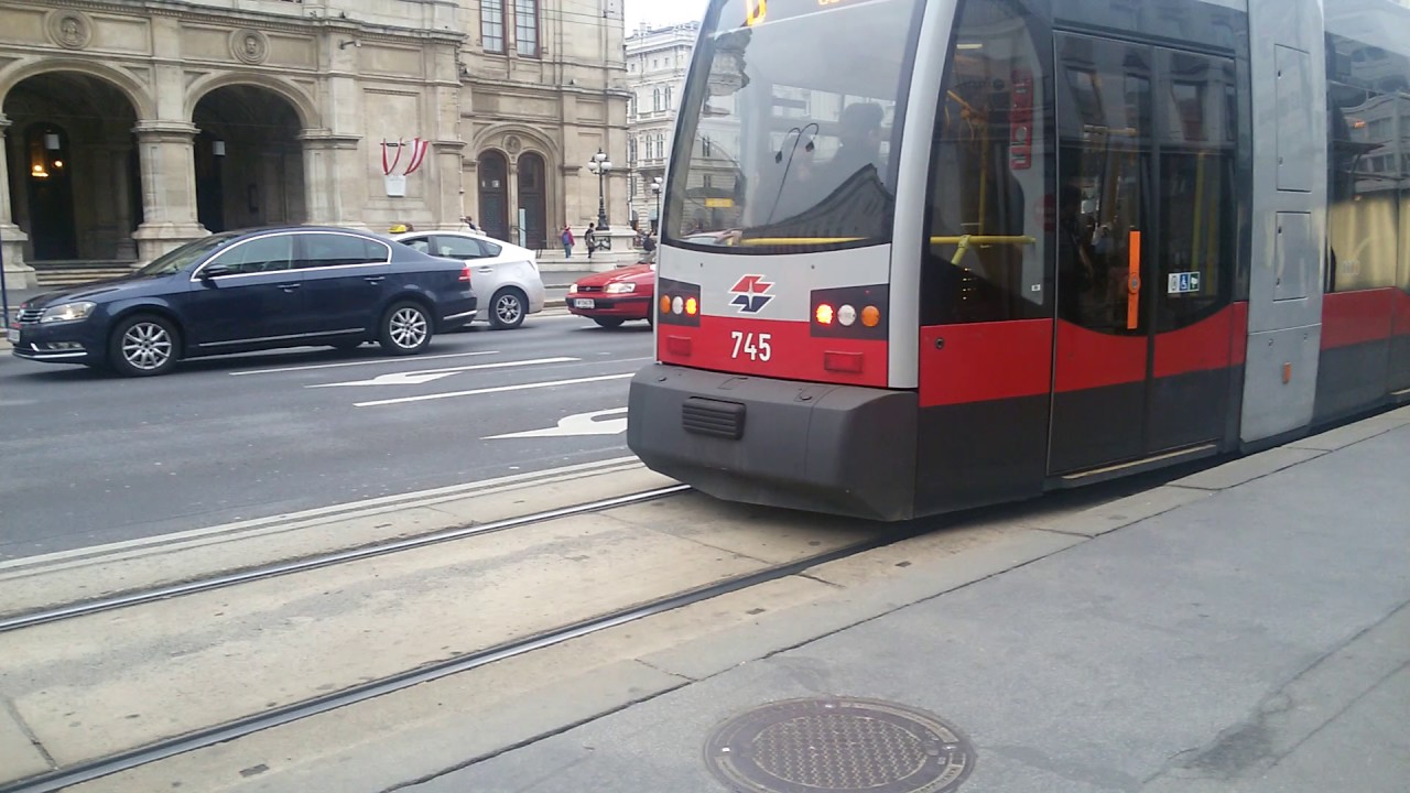 Straßenbahn Linie D Kärntner Ring Oper in Wien(2) - YouTube