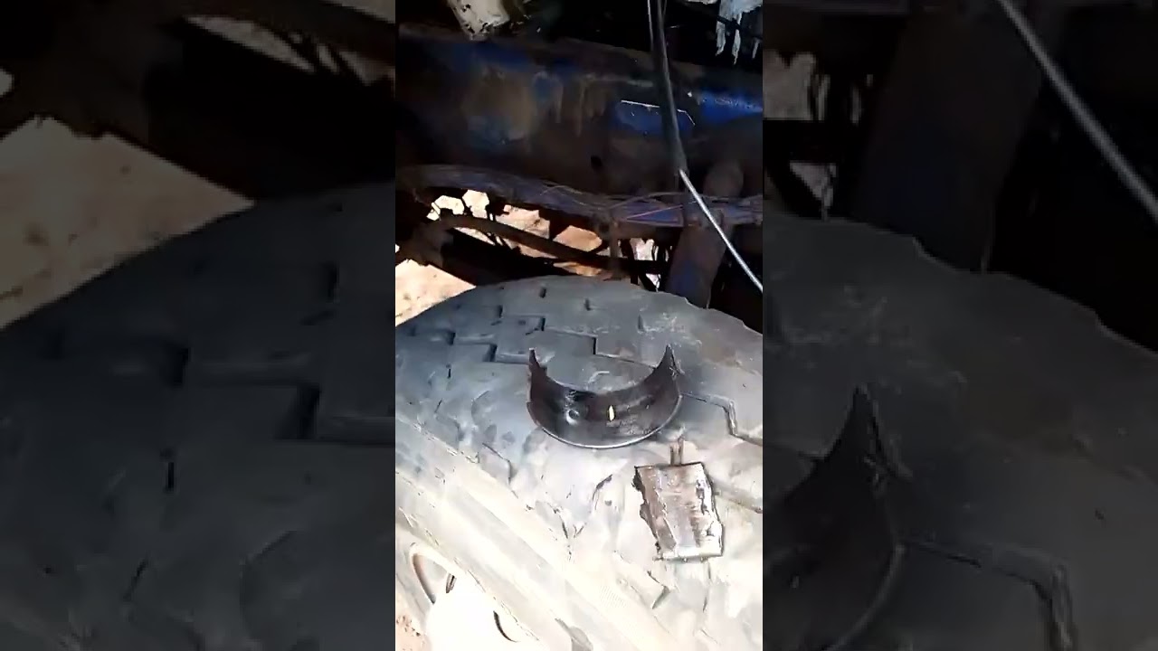 Conrod bearings cracked due to seized D10 Volvo engine - YouTube