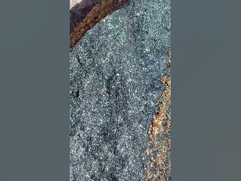черный камень блеска камня обзор с моря - YouTube