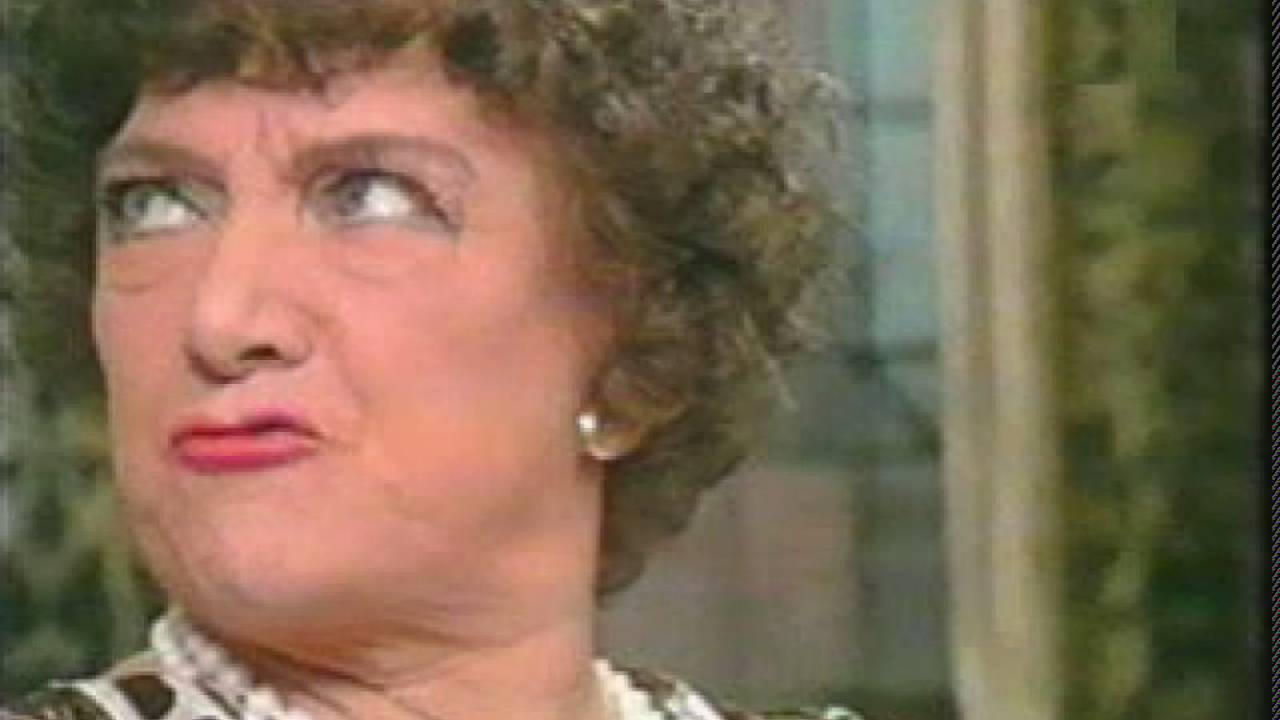 Hylda Baker - Makin' Love - YouTube