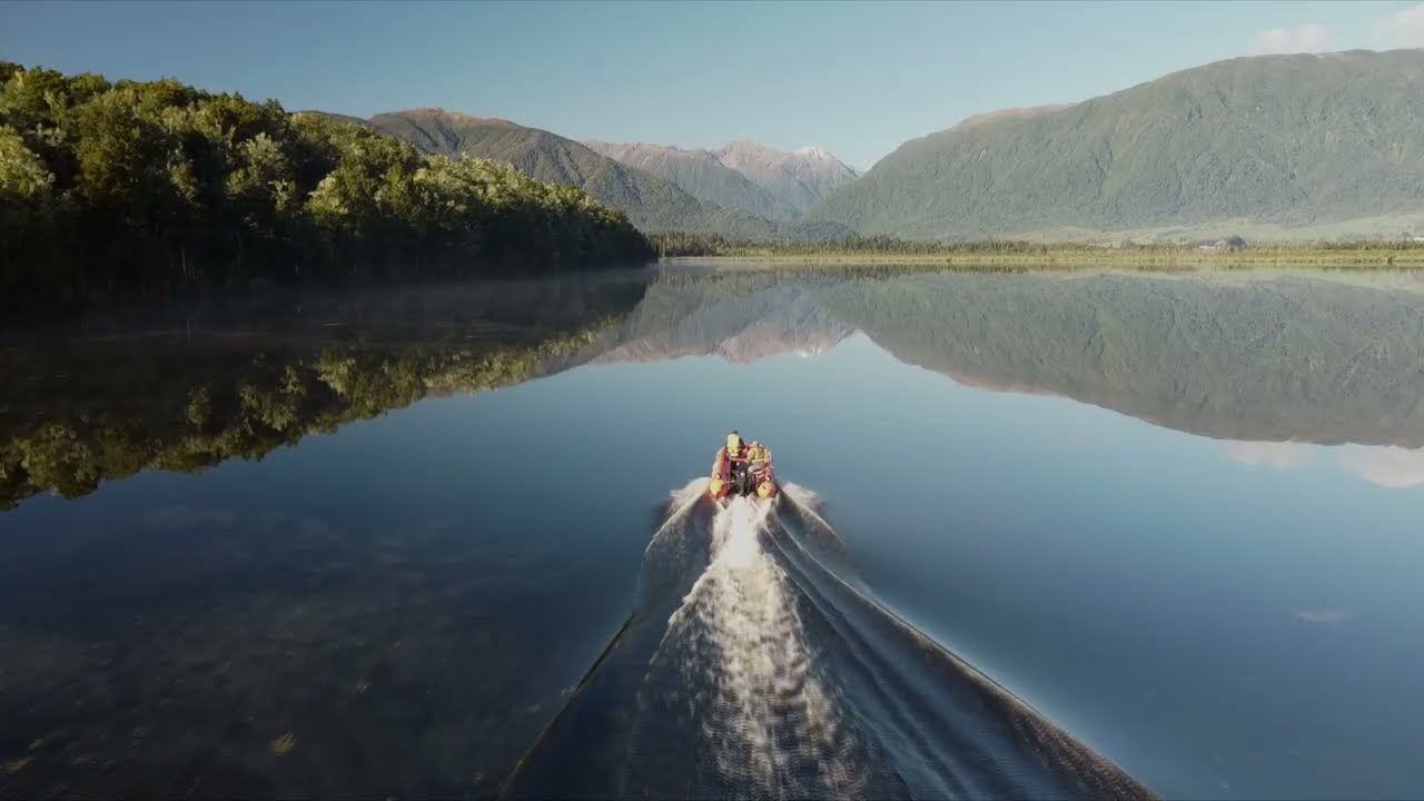 Up the Ahaura river with Shane in the solar 470 jetboat - YouTube