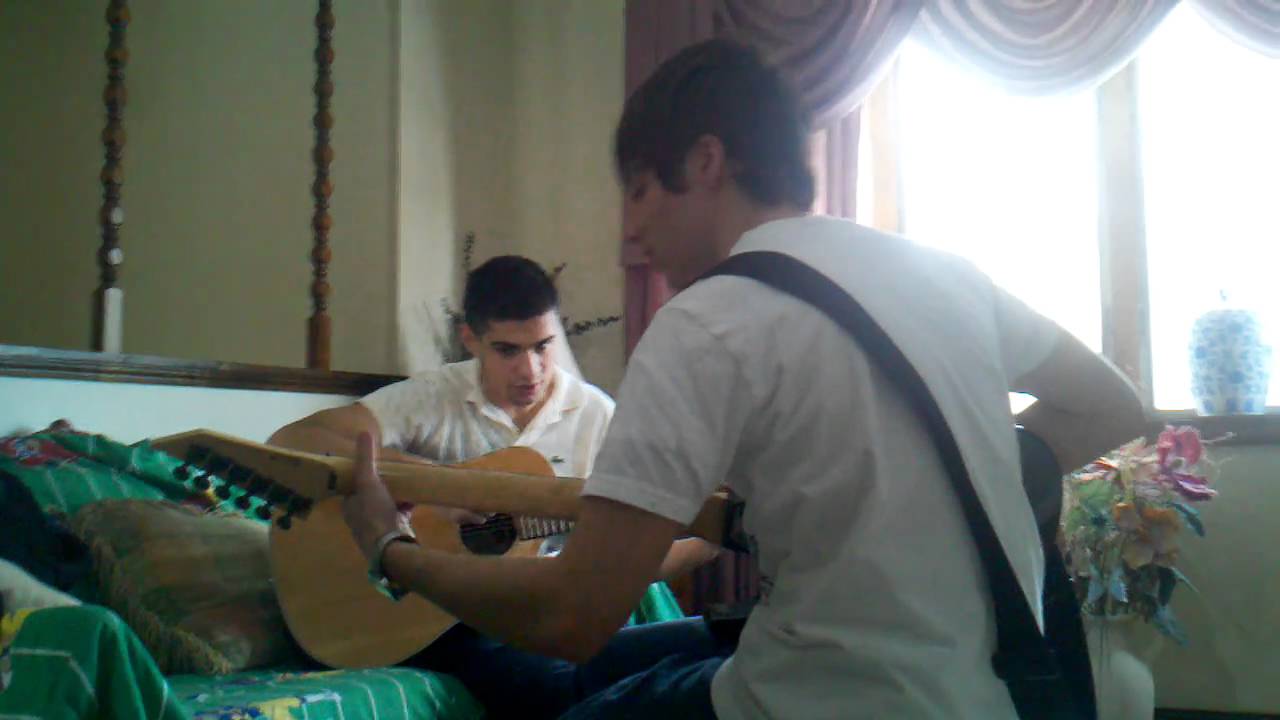 German nazi learning how to play guitar - YouTube
