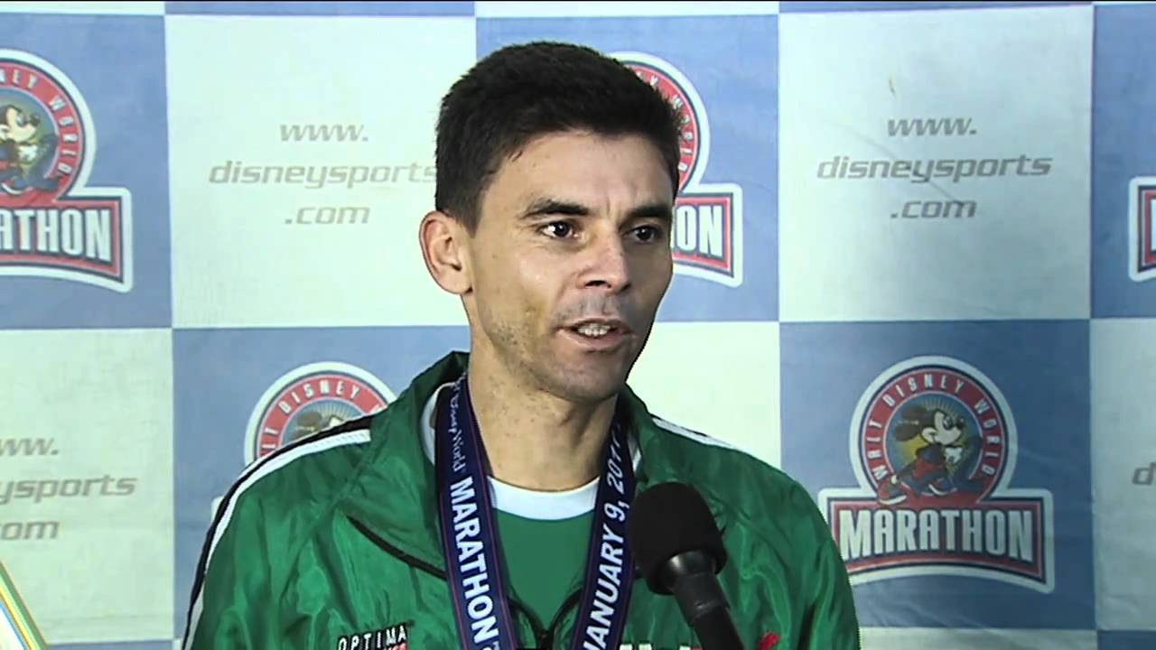 Fredison Costa: Men's 2011 WDW Marathon Winner - YouTube