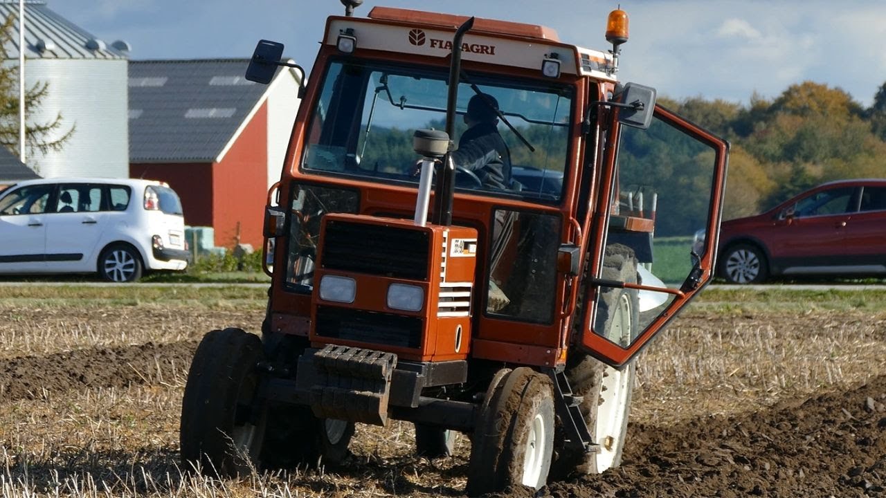 FIAT 55-90 At A Plowing Match - YouTube