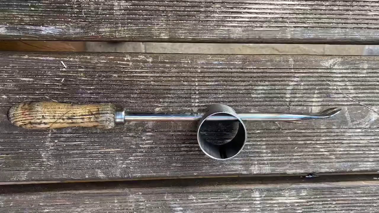 Tony’s home made daisy grubber - YouTube