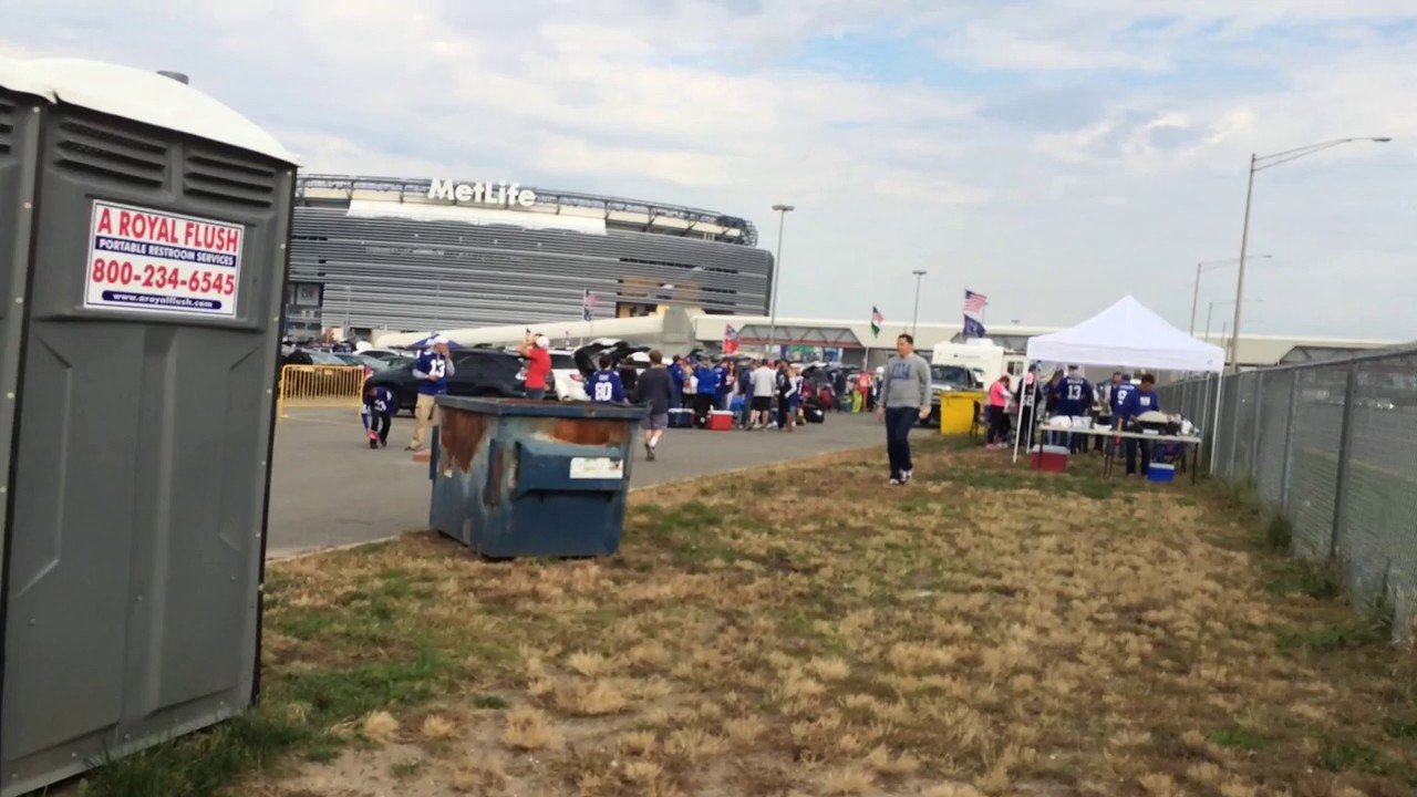 Ravens @ Giants tailgate (use headphones) - YouTube