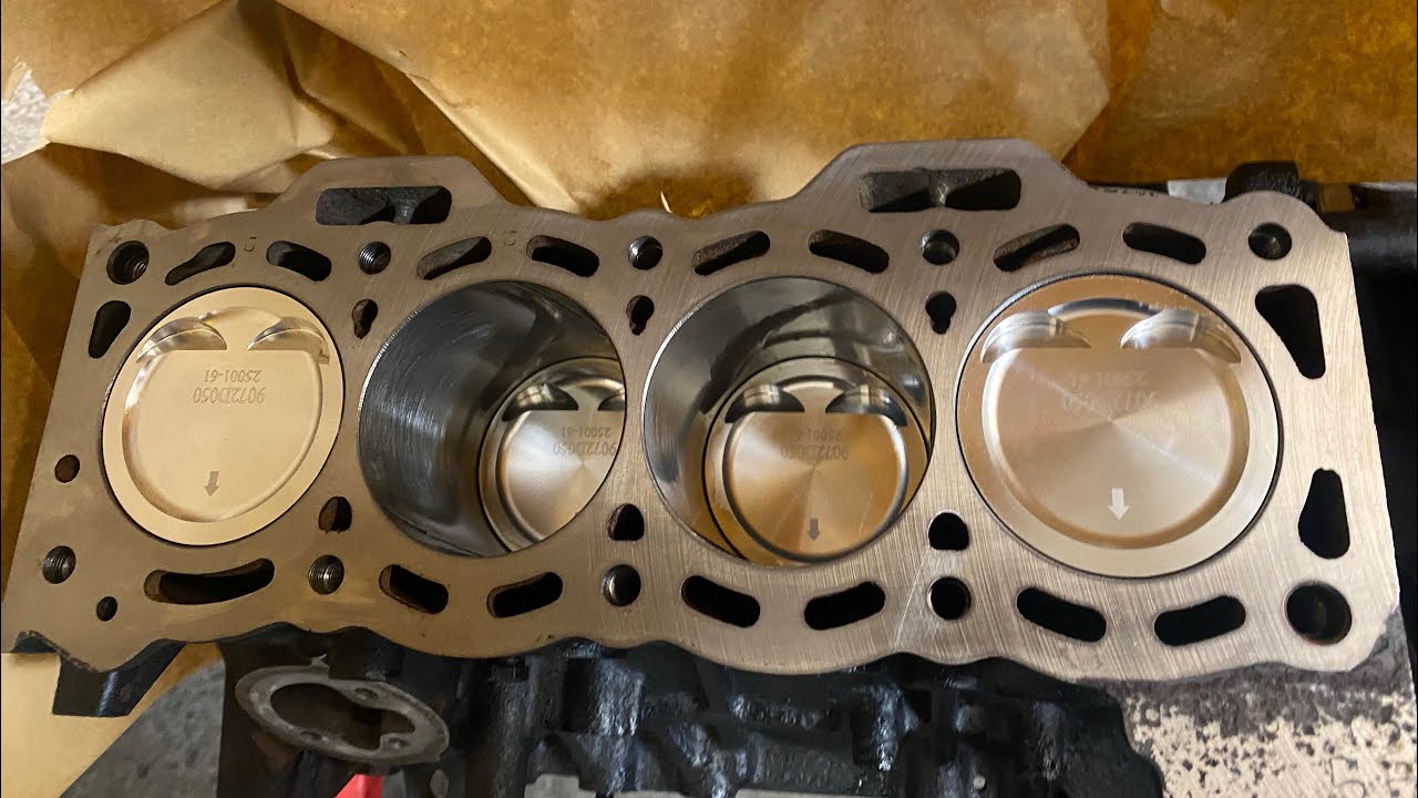 5EFE Forged Bottom End Build - YouTube