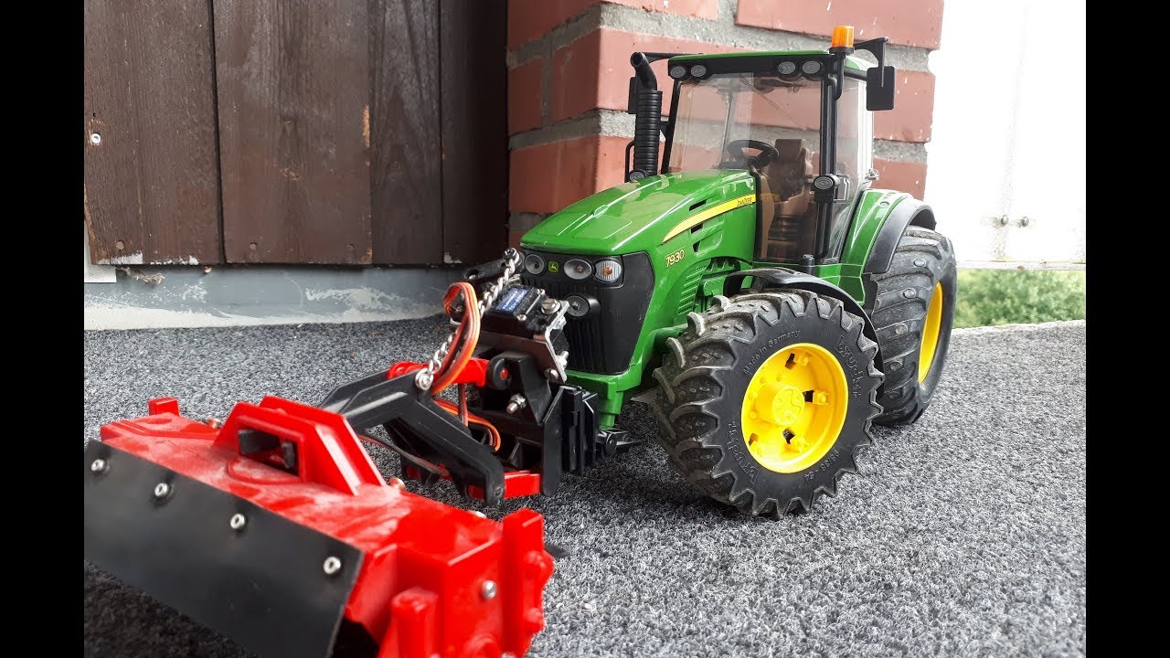 RC Tractor John Deere 7930 with road sweeper - YouTube