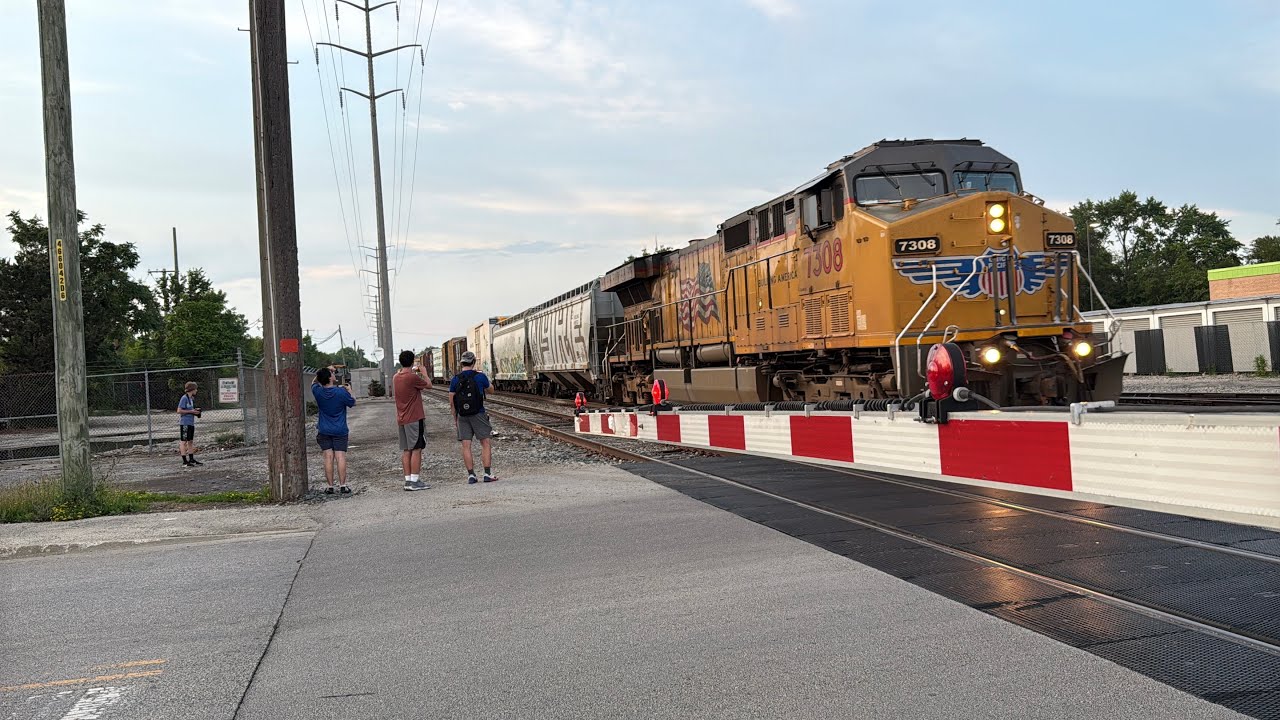 UP AC44 Leads Solo On UP MNPCH In LaGrange, IL On June 25, 2025 - YouTube