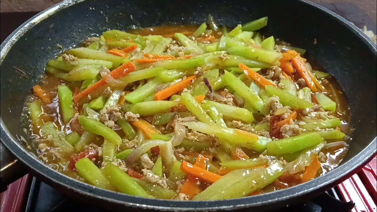 SIMPLENG ULAM NA MASARAP AT MADALING LUTUIN!! SAYOTE AND CARROTS ...