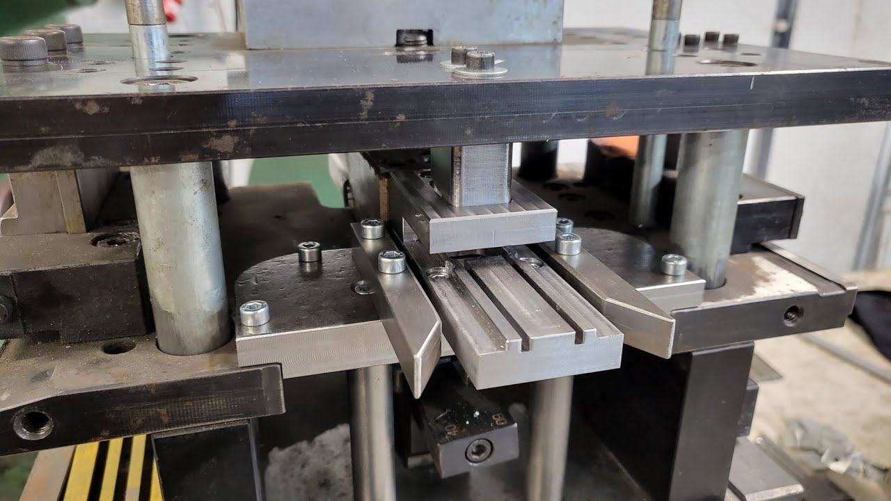 Wykonałem wykrojnik do aluminium - YouTube