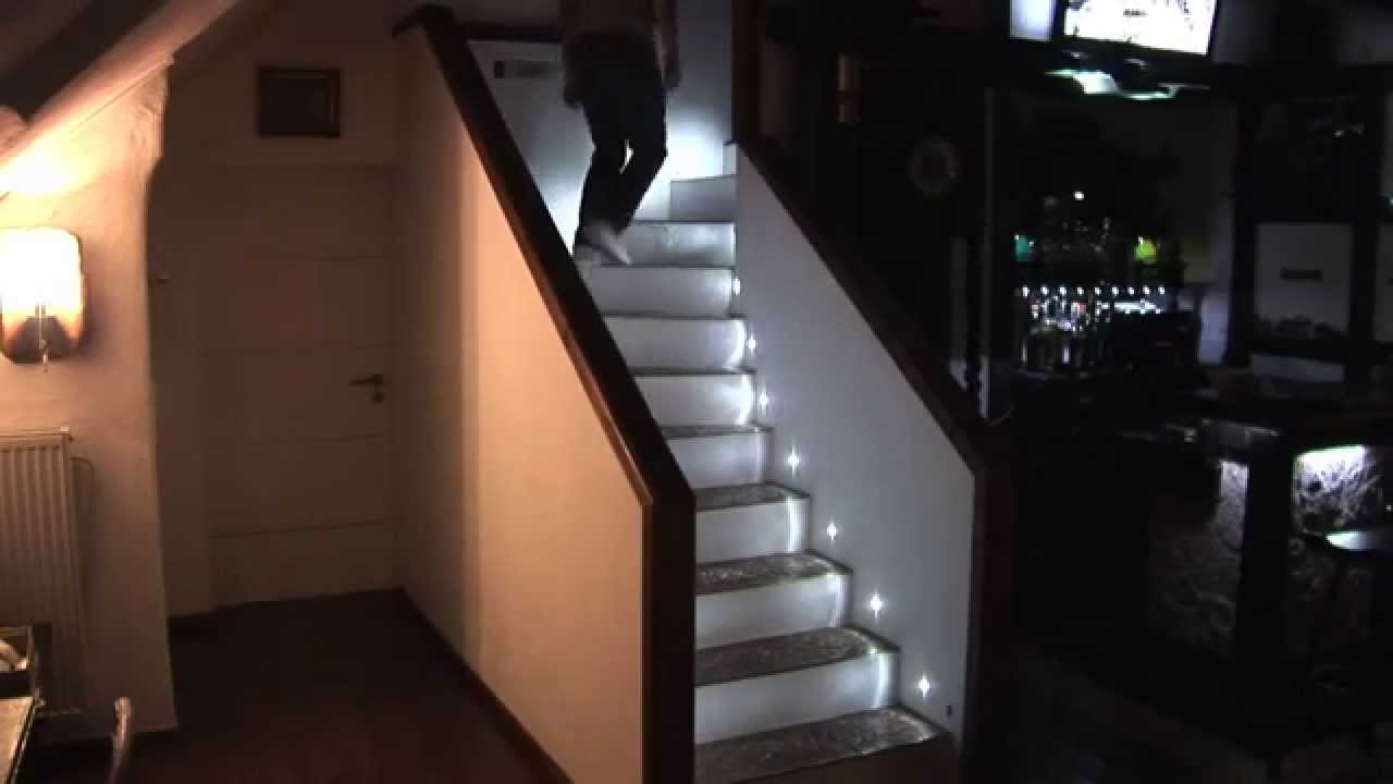 Leduri pentru scari cu sensori - YouTube