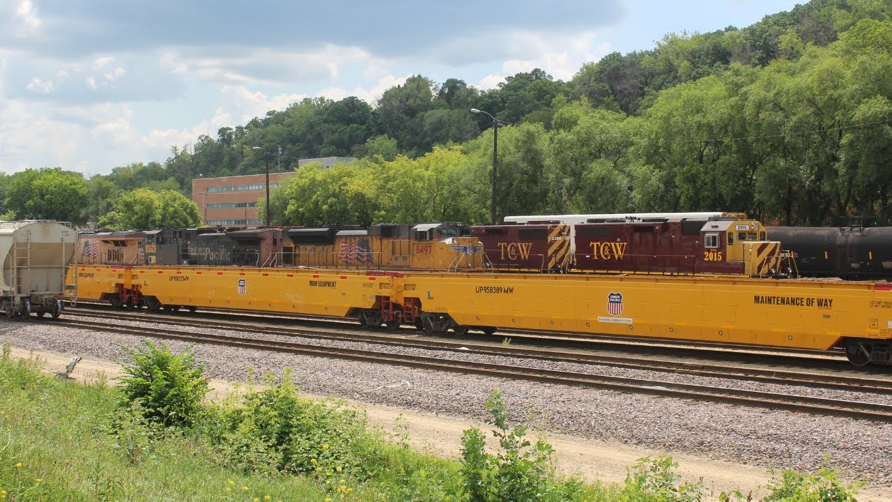 Railfanning In The UP Yard [(7/21/23) Ft. UP 6378 & TC&W!!] - YouTube