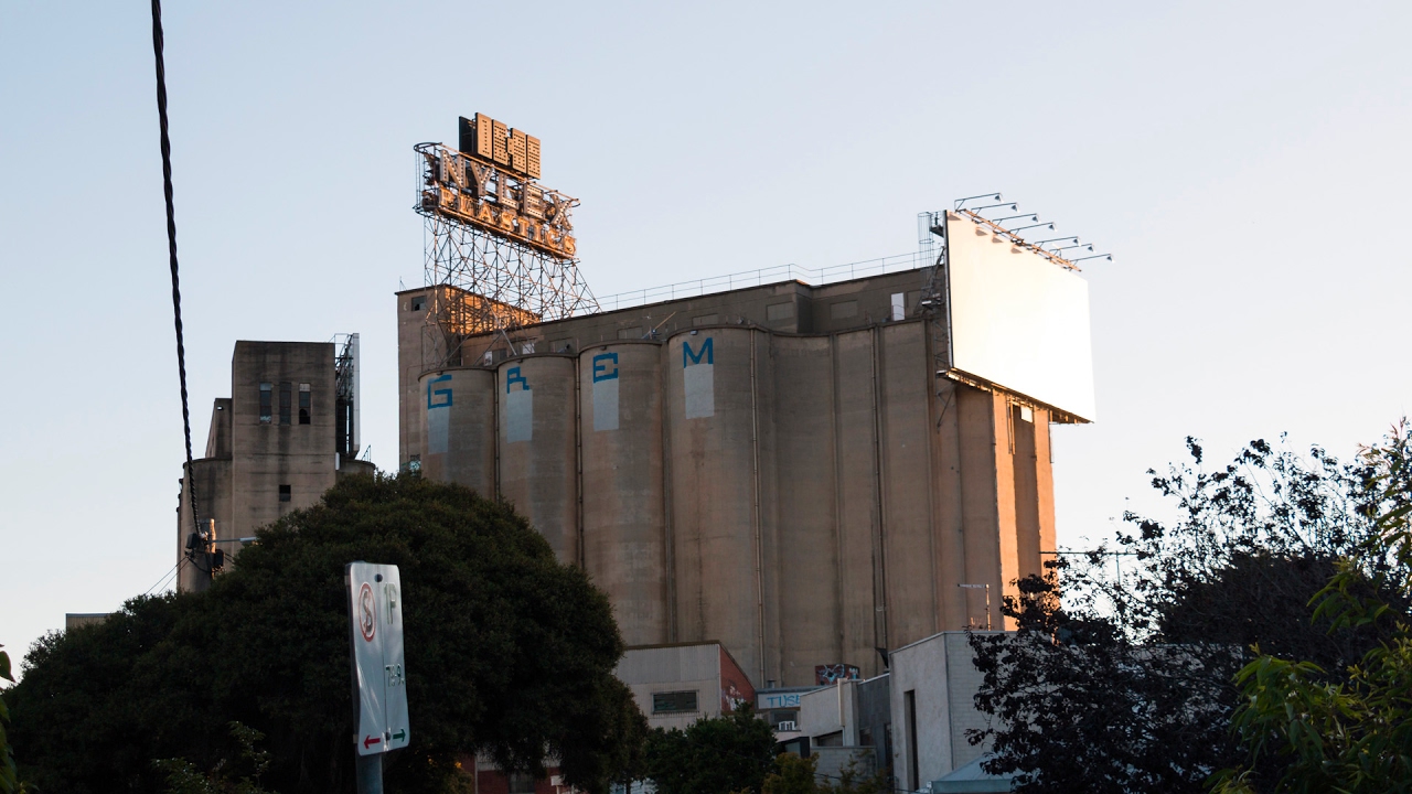 Exploring Nylex on New Years Eve - YouTube