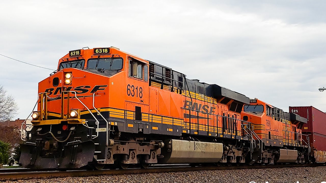 BNSF ES44AC Gevo #6318 leads 265 w/ K5LLA horn 😯😯🙌🏾💯 - YouTube