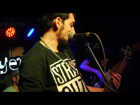 Kökler Filizleniyor - Her Yerde Savaş Var  (War/Bob Marley)