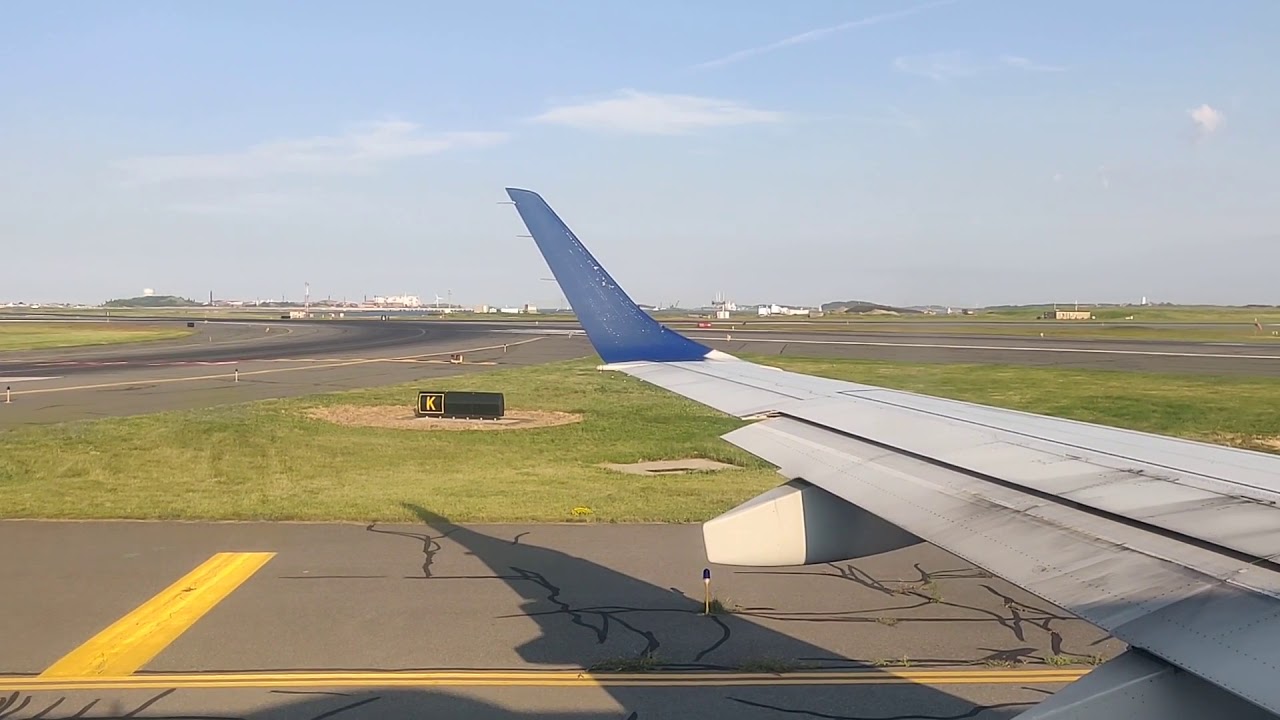 JetBlue E190 Takeoff from Boston Logan International Airport - YouTube