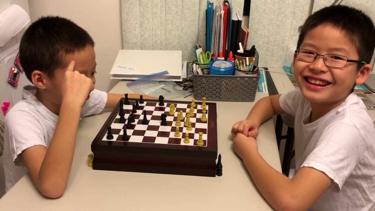 Playing Chess in Honolulu - YouTube