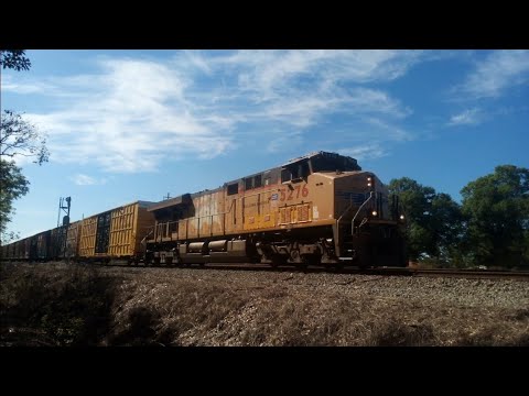T4 DPU!!! UP #5276 leads a slow EB UP M-EGLI17 out of Lake Charles, Louisiana!!! - YouTube