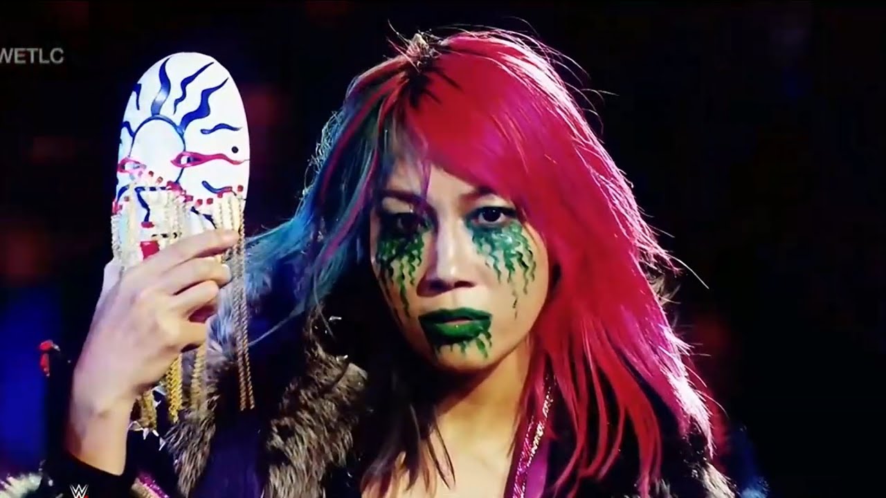WWE ASUKA 毒霧 - YouTube