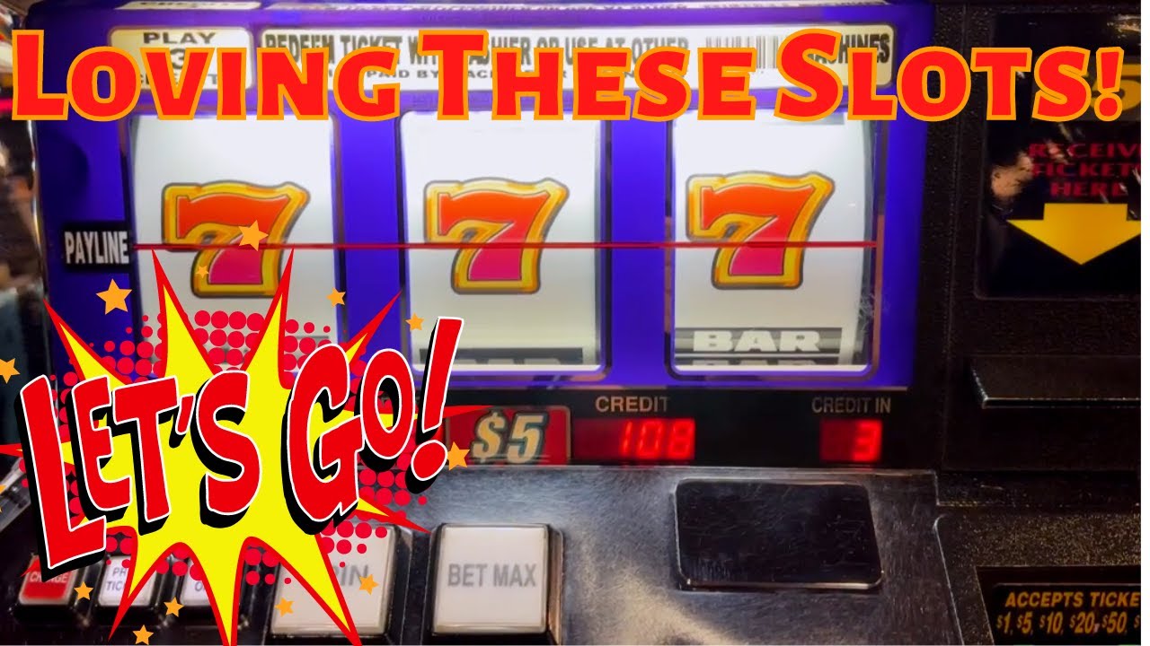 Loving These 3 Credit Old School Slots At Circus Circus! - YouTube