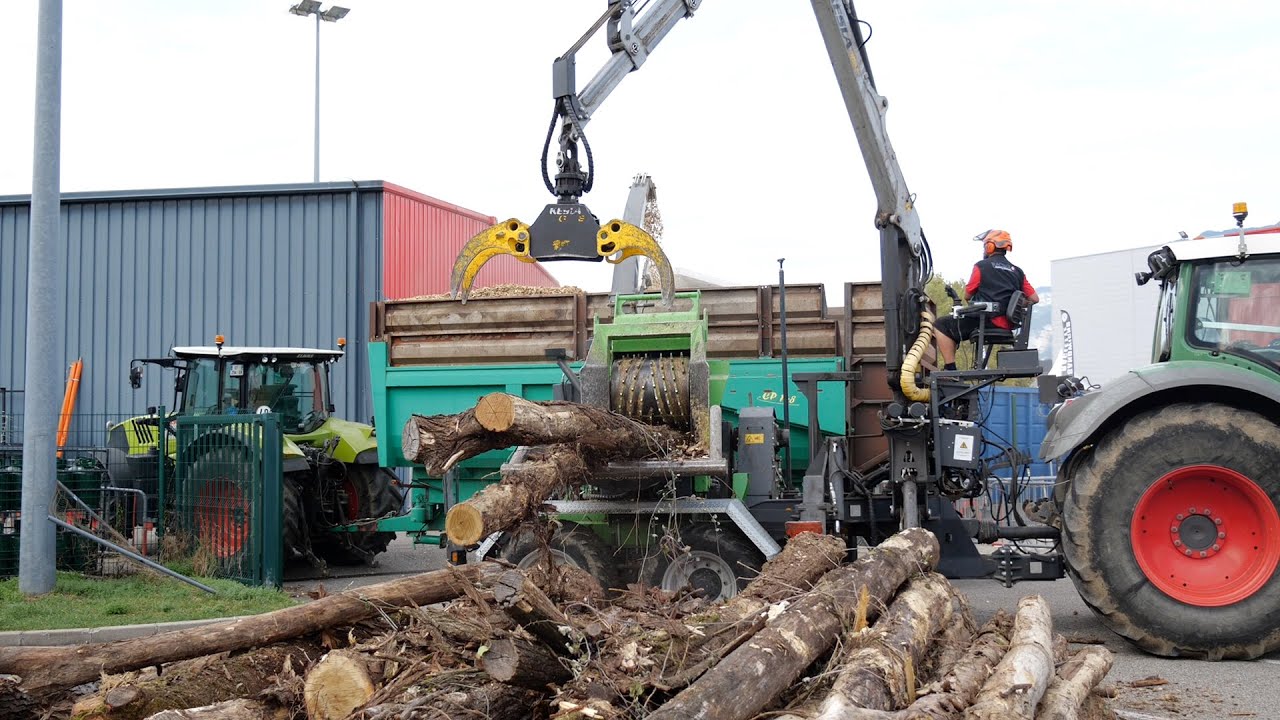 Le broyage et de la valorisation des arbres par l’association RACINE ...