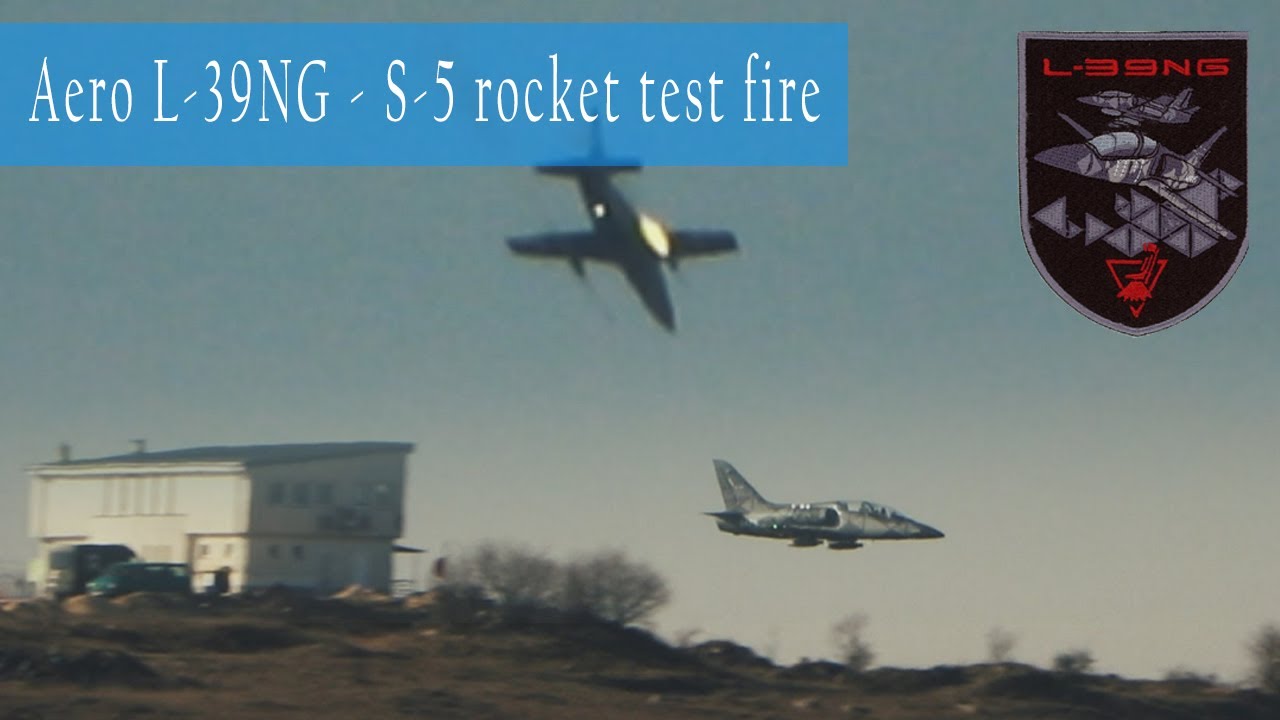 Aero L-39 Skyfox - S-5 rocket live firing - Pokročilý proudový letoun ...