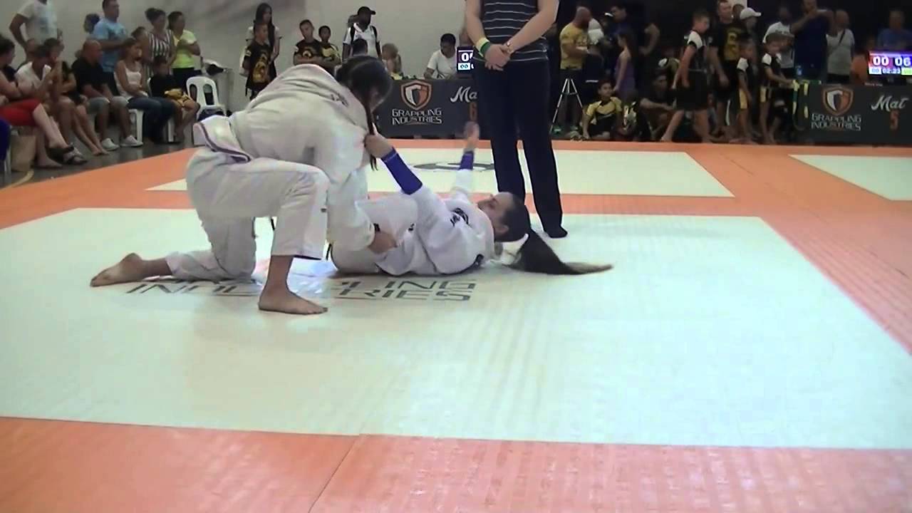 BJJ comp arm bar - YouTube
