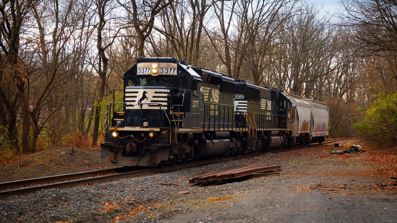 NS 3377 with an RS5T leading H75 - YouTube