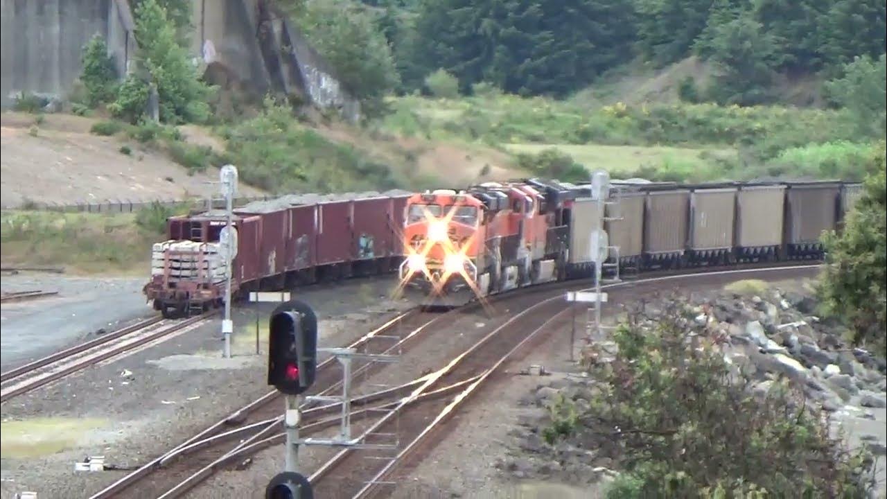 (Northbound) BNSF Empty Coal Train passes through the Chambers Bay / Pioneer. - YouTube