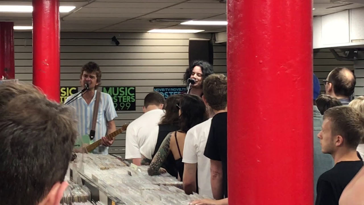 The Raconteurs perform "Sunday Driver" at Generation Records - YouTube