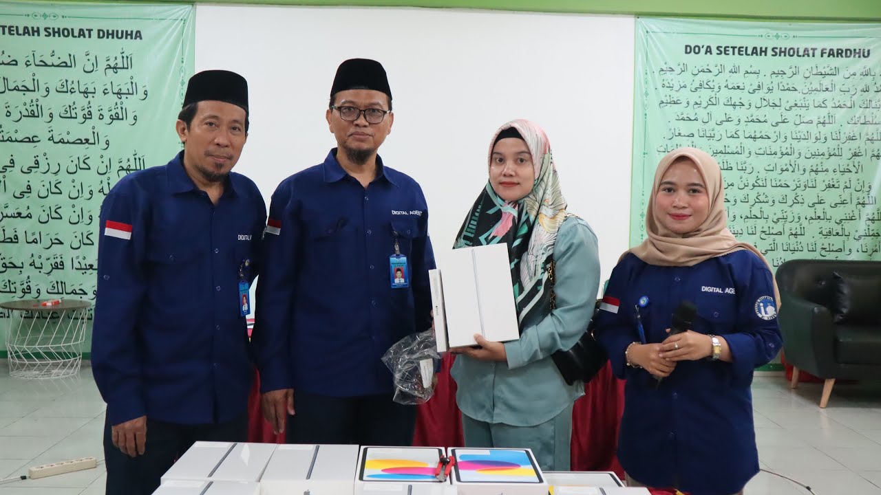 Unboxing Ceremony iPad Murid DCR SDI Al Azhar 19 Sentra Primer - YouTube