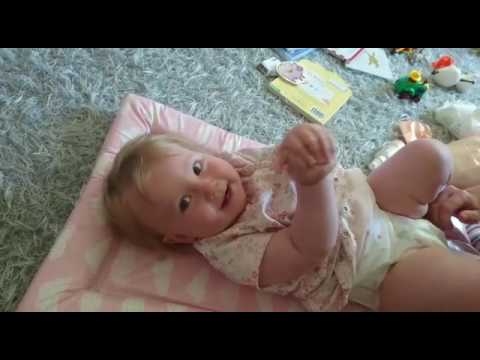 Baby Uses Sign Language to Say "Change Diaper" - YouTube