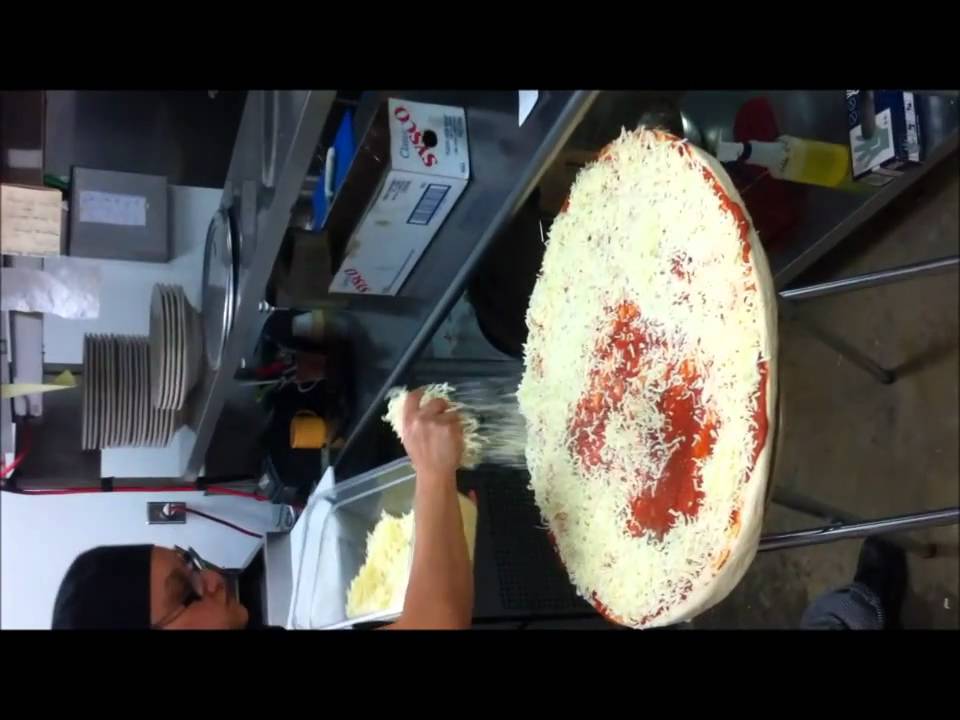 Papa G's 30 inch pizza - YouTube