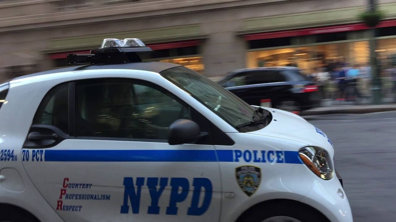 BRAND NEW 2016 NYPD SMART CAR PATROLLING ON EAST 42ND STREET IN MIDTOWN ...