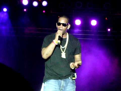 R Kelly 12 Play - Aruba 2012 - YouTube
