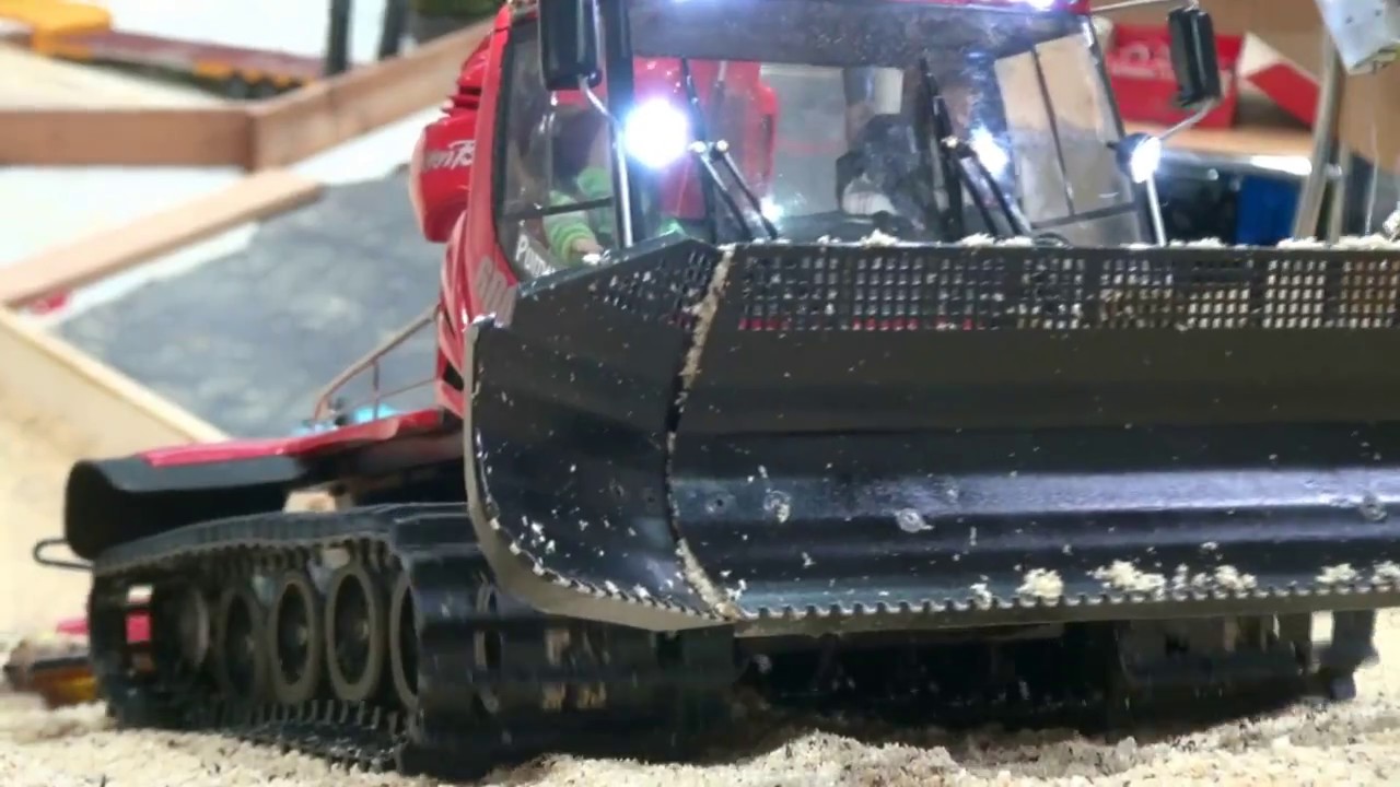 RC PISTENBULLY PB 600 PISTENKING SNOWMOBIL LIVE - YouTube